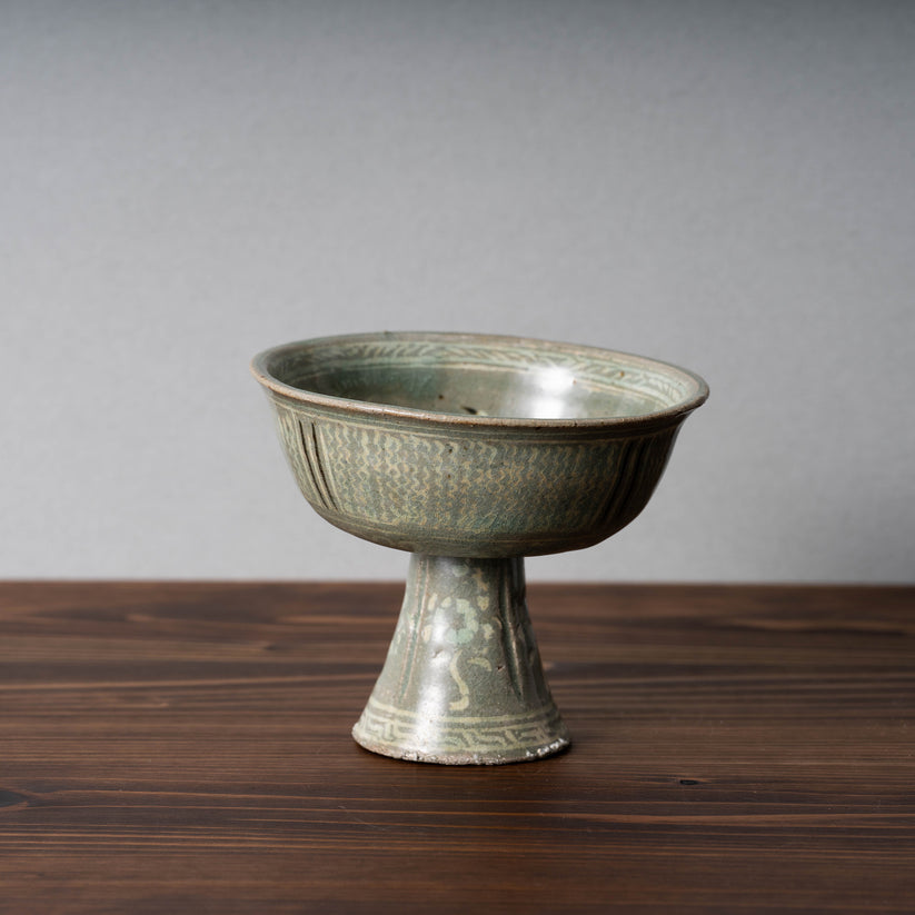 Goryeo Celadon Stem cup with Inlaid Crane Design – 燦禾 SANKA