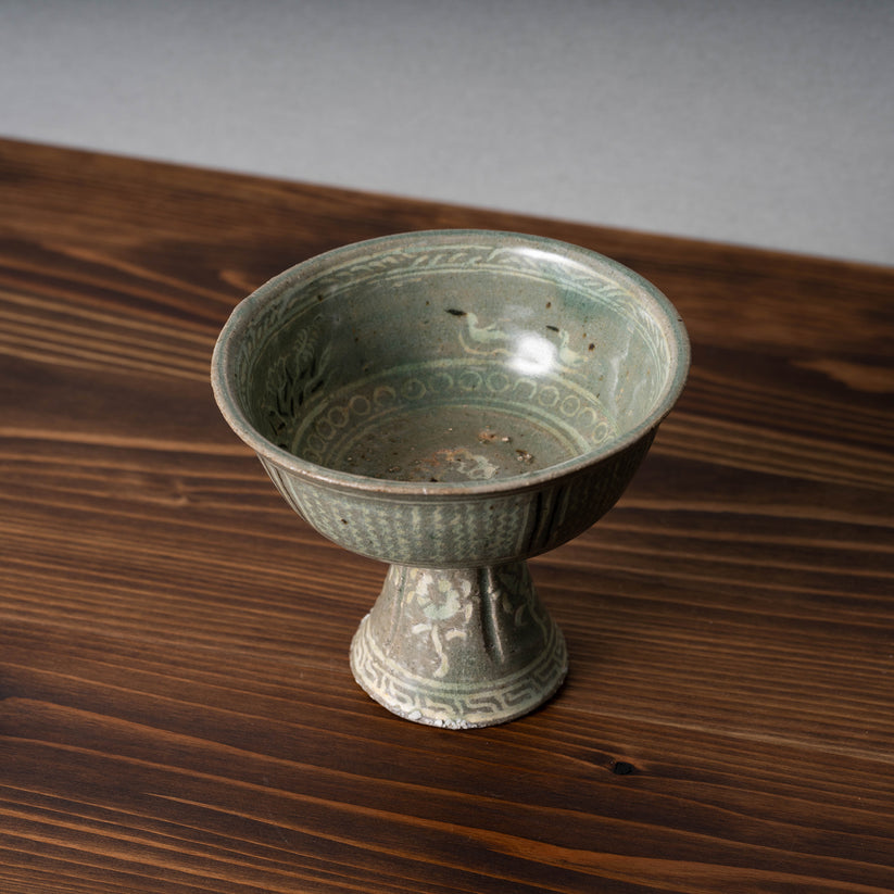Goryeo Celadon Stem cup with Inlaid Crane Design – 燦禾 SANKA